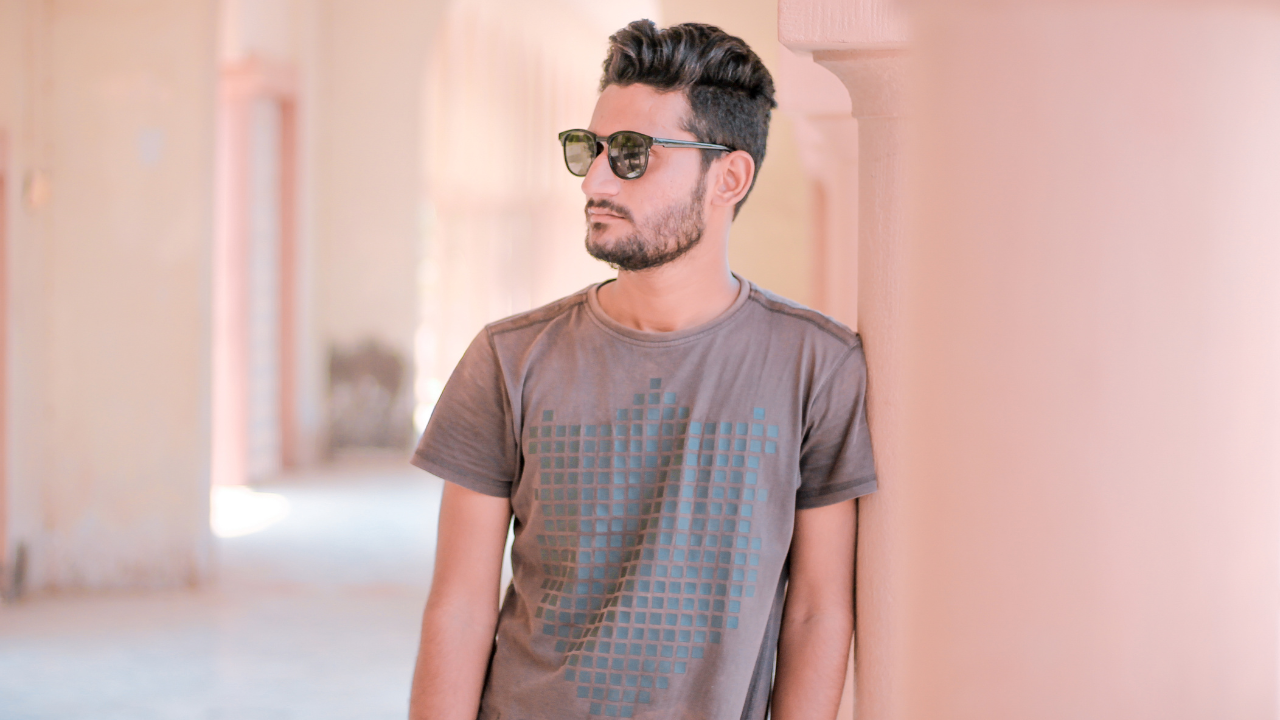 Managing Thick Hair: Three Tips for ‘Taming Your Mane.’ – Bulldog Skincare